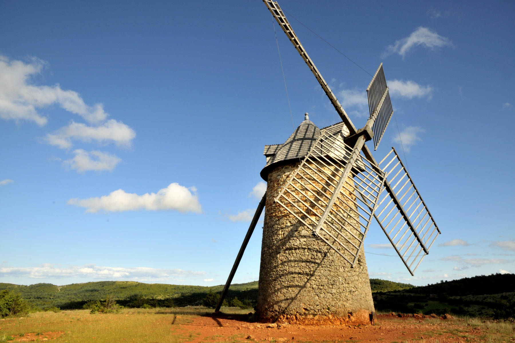 Logements au sein d'un moulin à rénover - Archidvisor