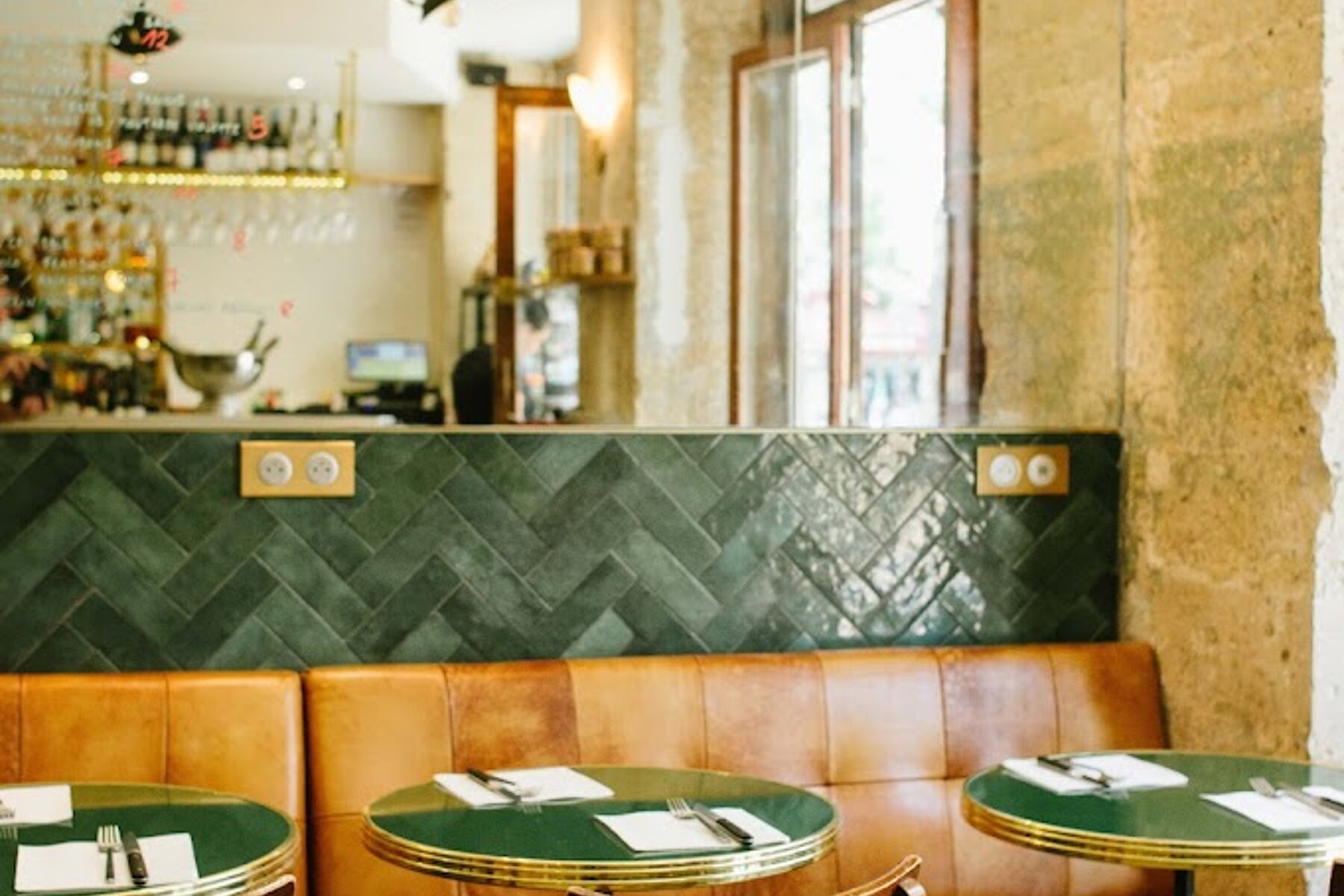 ᐅ Rénovation à Paris ≡ Aménagement d'un restaurant par Atelier ...