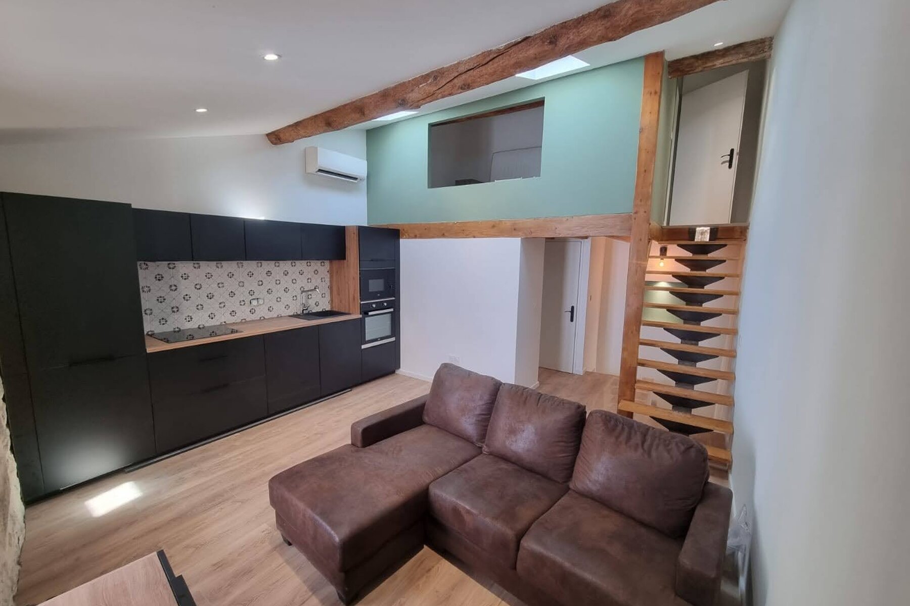 ᐅ Rénovation à Aubagne ≡ Rénovation d'un T2 mezzanine par Alexia ...